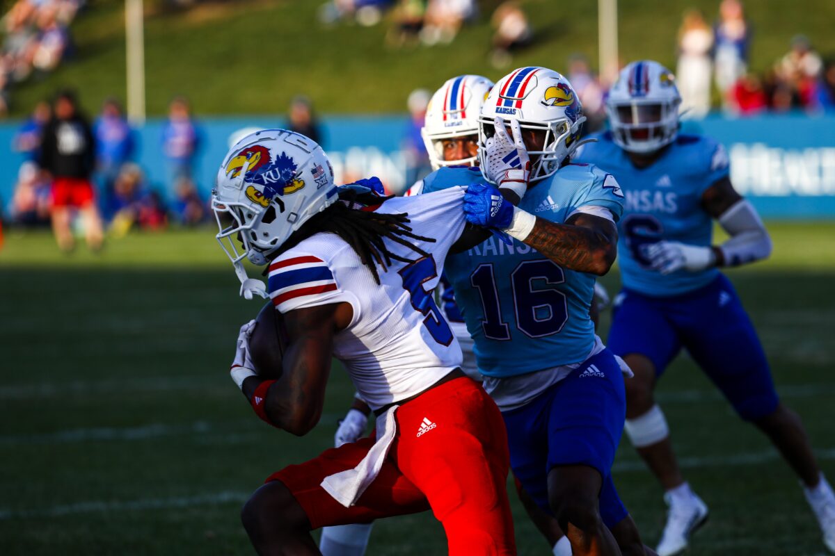 KU’s returning linebackers have roles to play amid influx of new talent ...